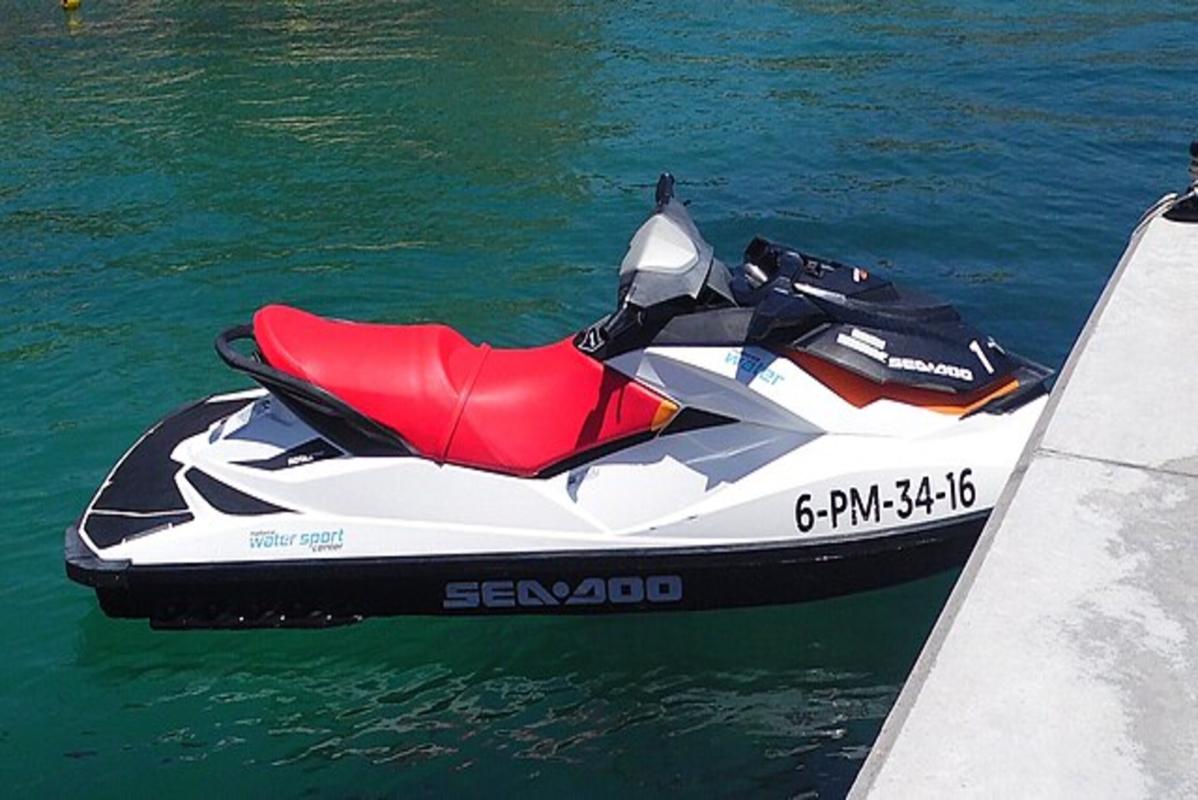 Découvrez le jet ski à Saint Martin, sensation assurée